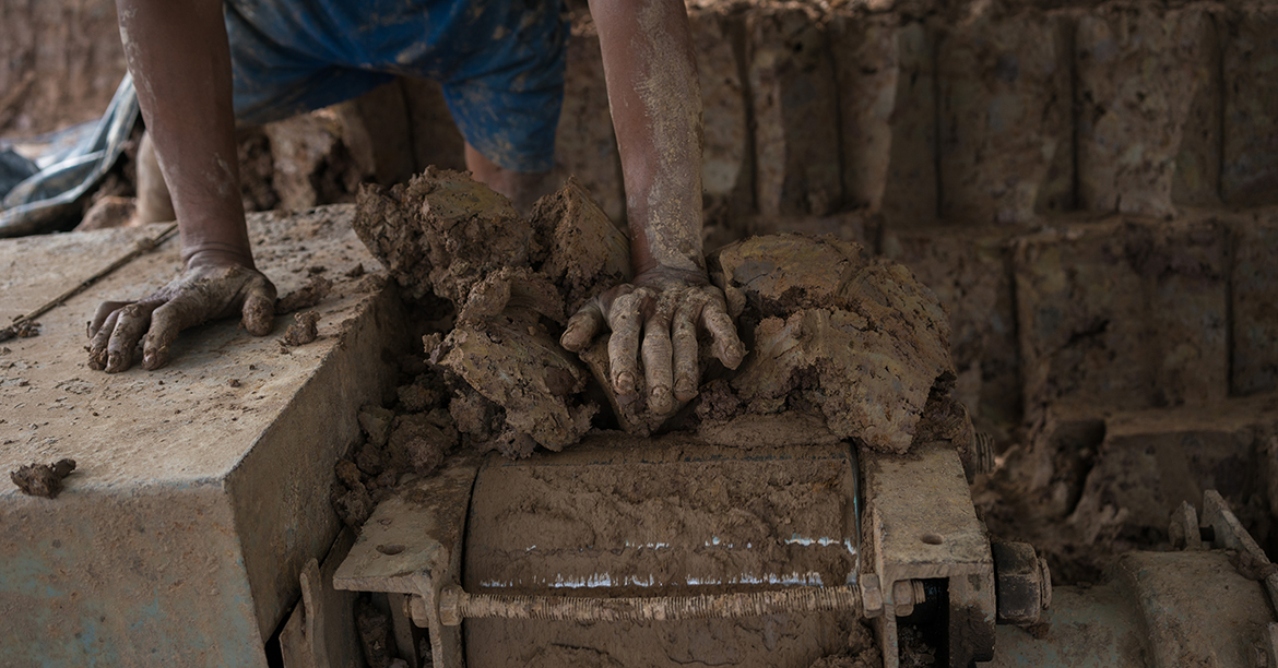 Cambodia's brick industry leads to debt bondage - Southeast Asia Globe